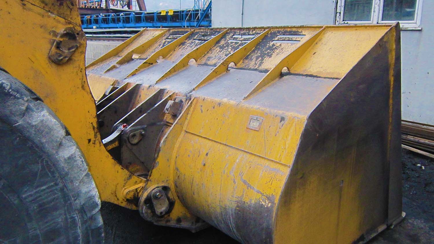 Coal Bucket Loader | Eartmoving & Demolition Attachments
