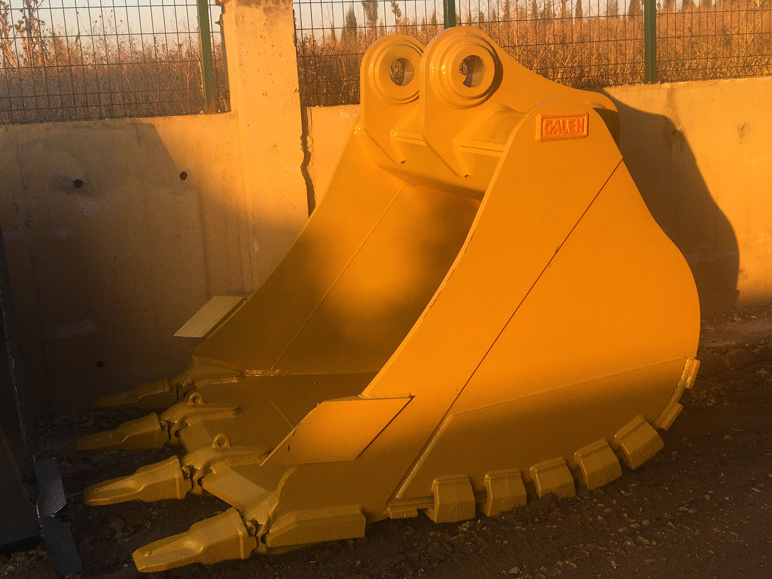 Cat 349 Heavy Duty Bucket