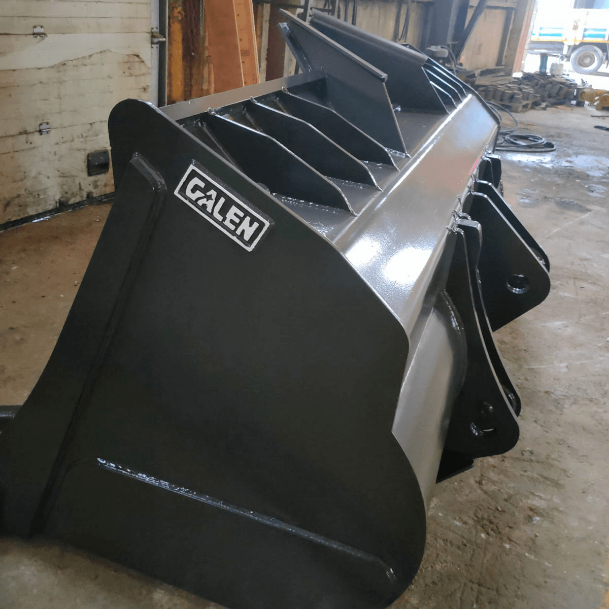 Liebherr L550 General Purpose Bucket