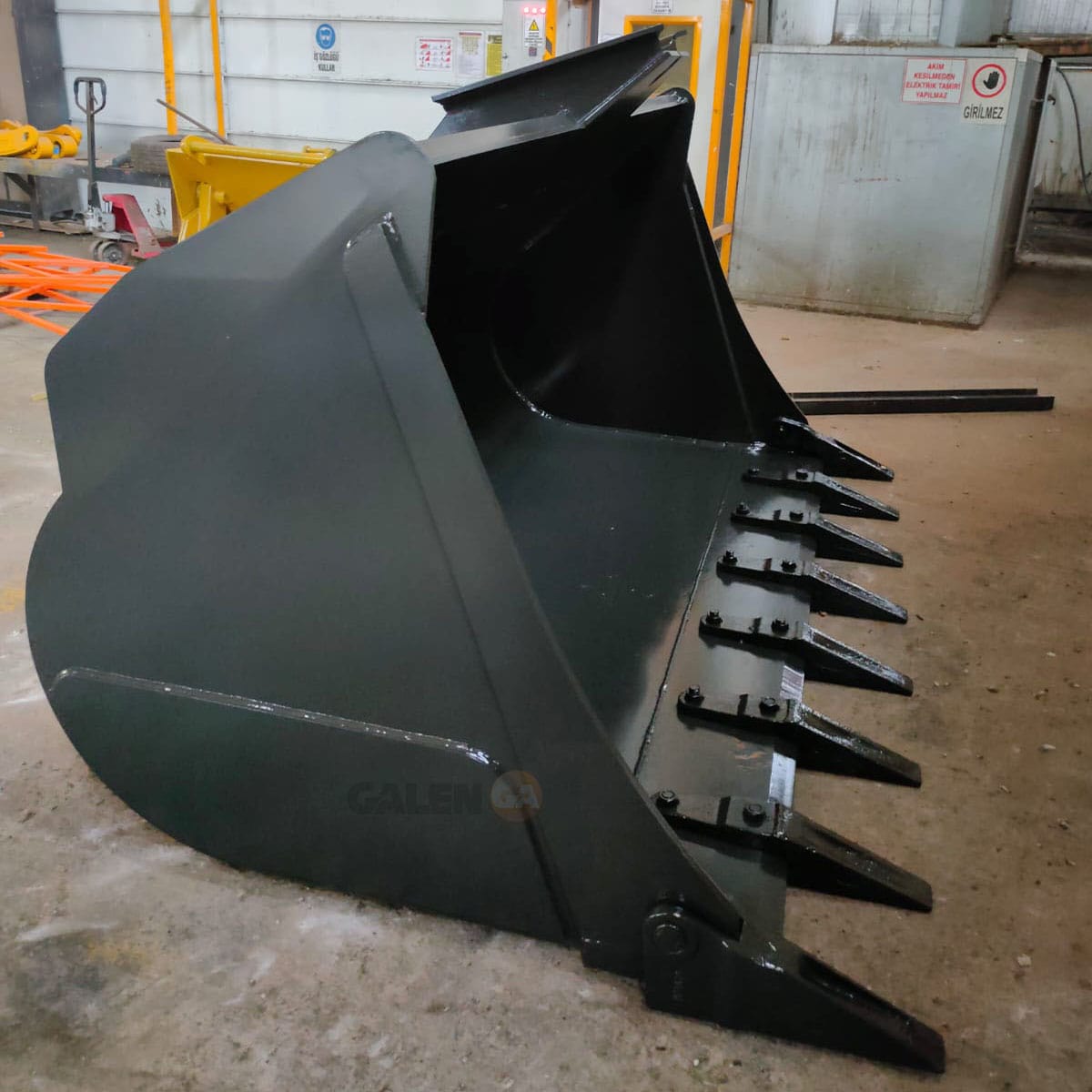 Liebherr L550 General Purpose Bucket