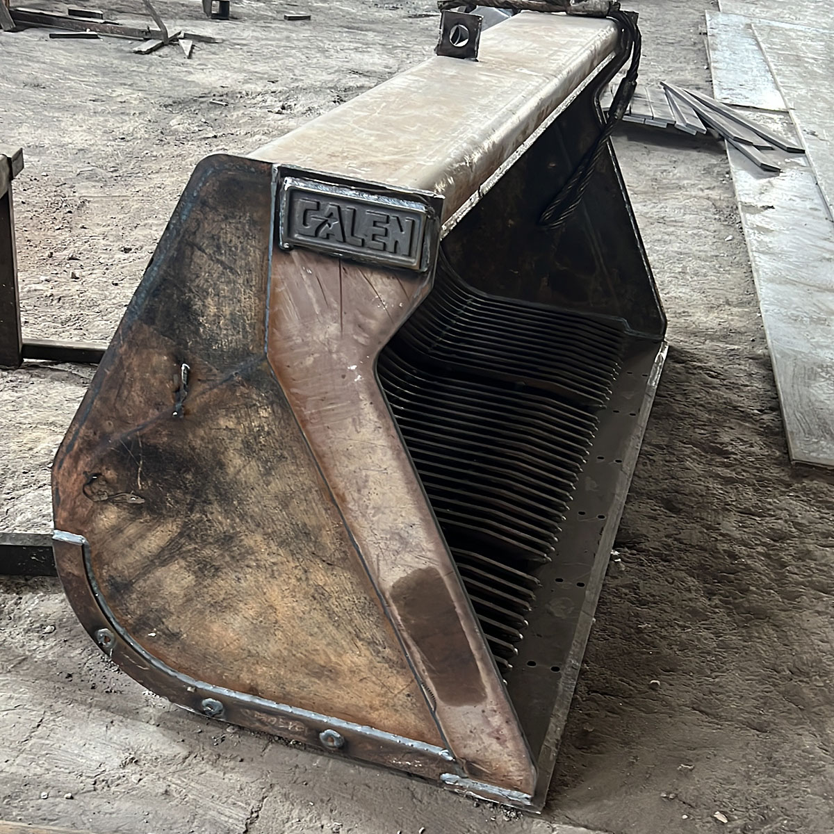 HMK102 Rock Screen Bucket